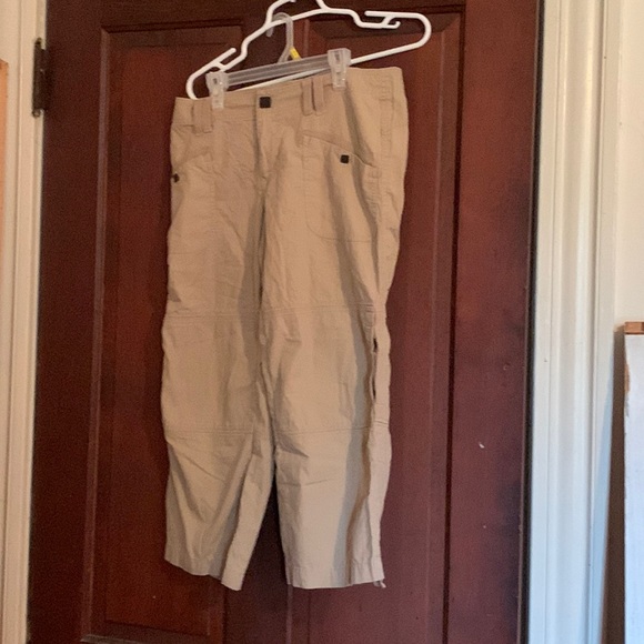 Ascend | Pants & Jumpsuits | Ascend Brand Cargo Style Capri Pants ...